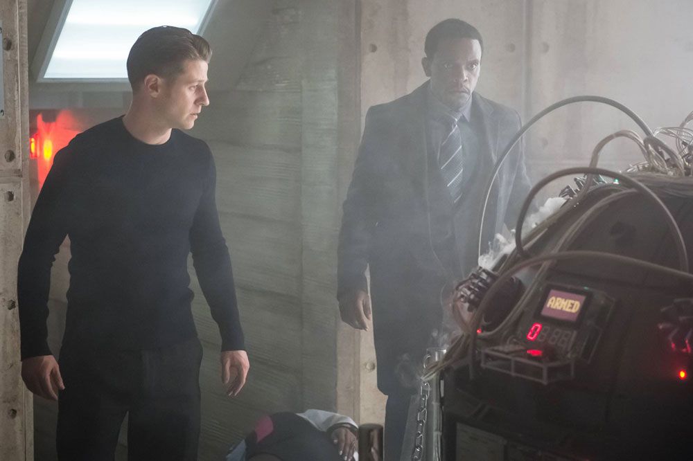 Penguin, Fish Mooney Feature in "Gotham" Season Finale Photos
