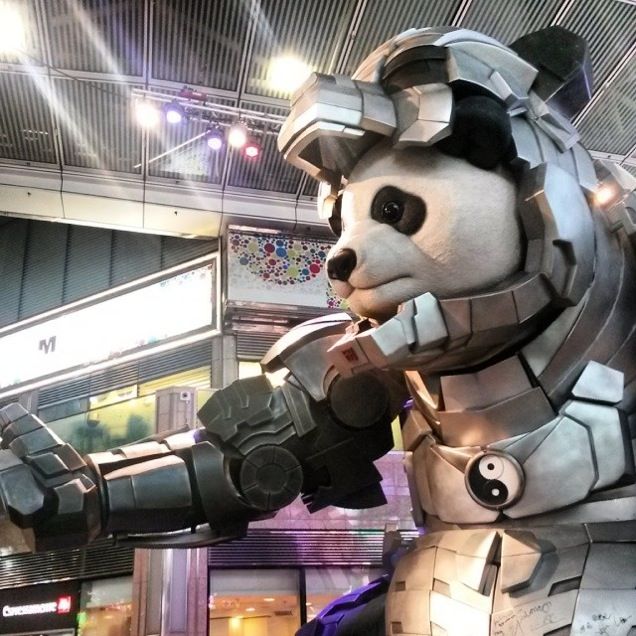 China's 20-foot Iron Panda puts the Hulkbuster to shame