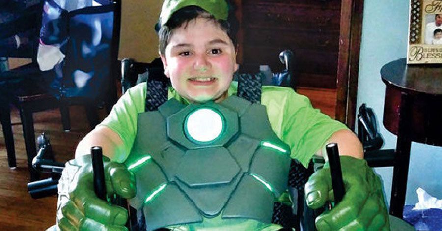 This 'butt-kicking' wheelchair Hulk cosplay is simply incredible