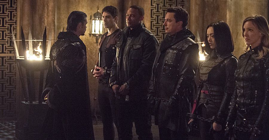 Team Arrow Faces the League of Assassins in New "Arrow" Photos