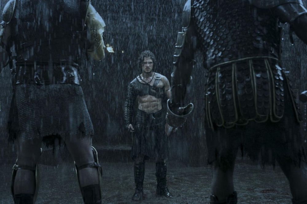 Kit Harington on Battling Gladiators, and Vesuvius, in 'Pompeii'